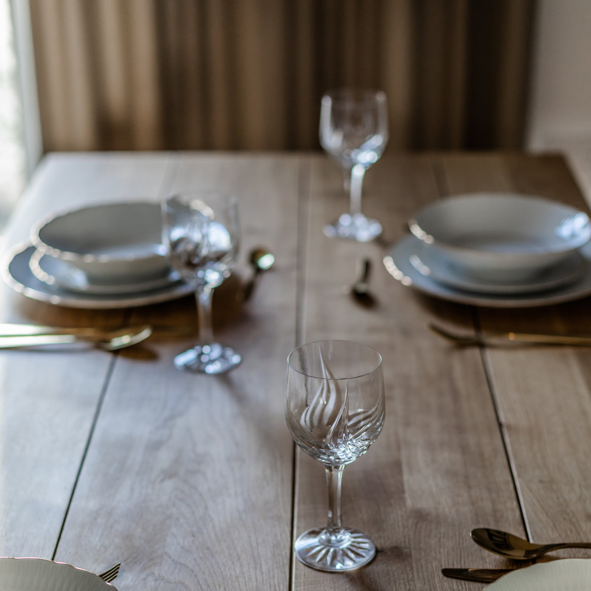 SOLID REAL OAK Dining Table – Veritable